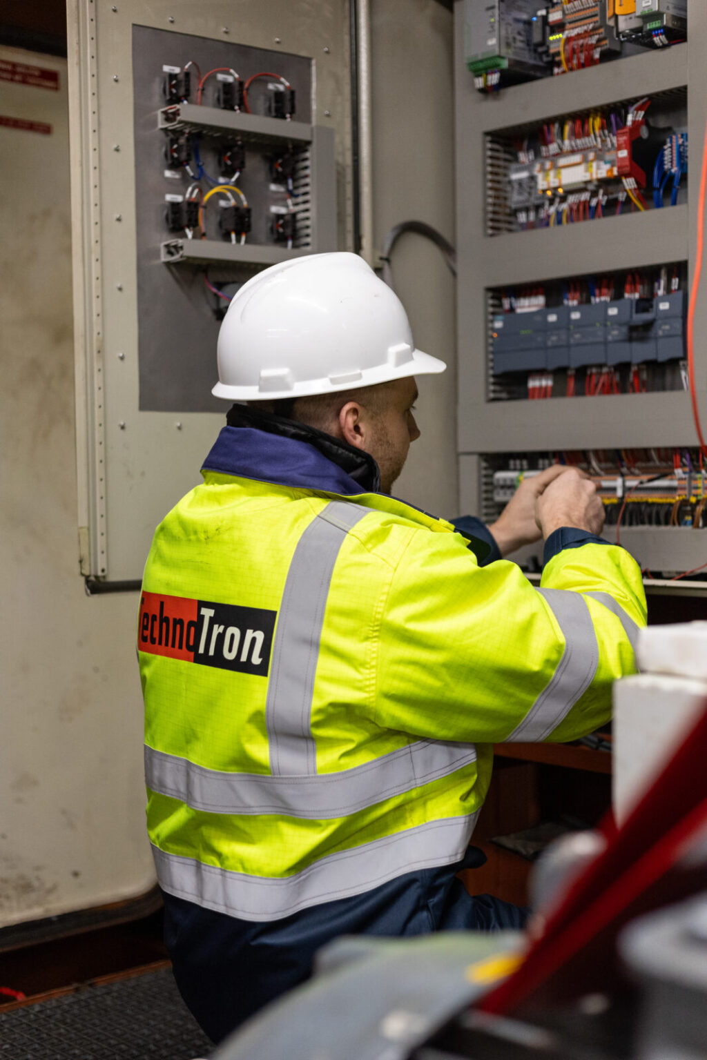 Upgrade electrical installation winches - Technotron