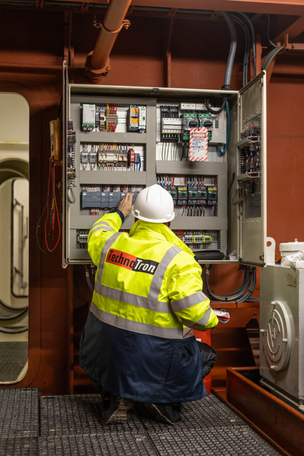 Upgrade electrical installation winches - Technotron